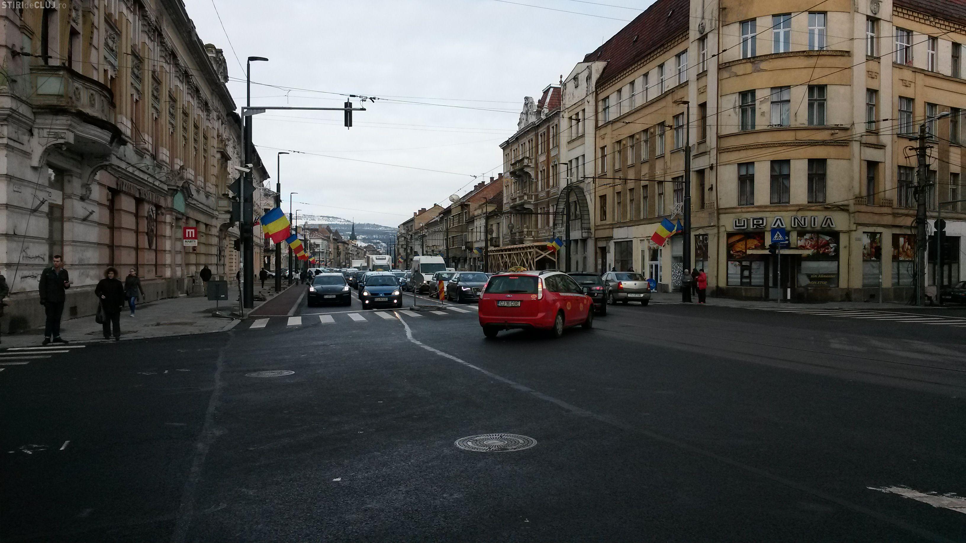 Pe strada Horea asfaltarea s-a terminat și se mai lucrează la trotuare ...