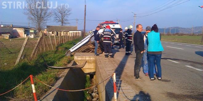 Accident la Iclod, cu mai mulți răniți! Două mașini sunt înfipte în ... Accident la Iclod, cu mai mulți răniți! Două mașini sunt înfipte în ...