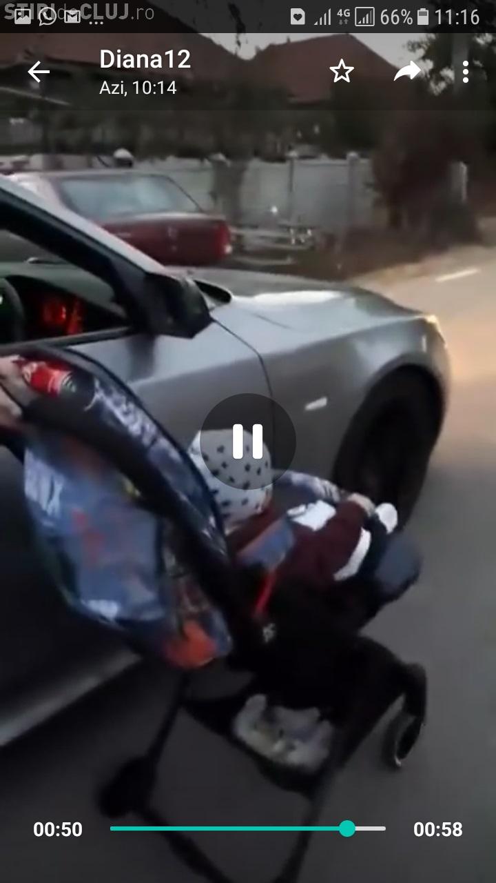 Părinte cocalar din România și-a plimbat bebeluş pe lângă maşina aflată ...