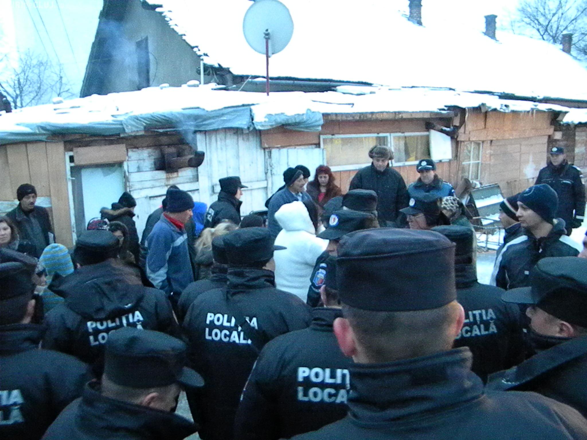 Sute de tigani de pe strada Coastei din Cluj-Napoca sunt evacuati la ...