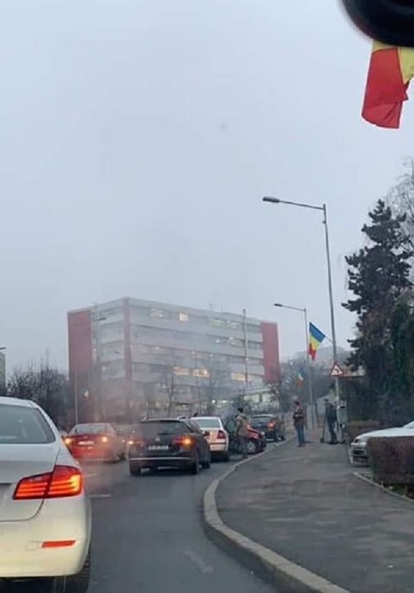 Accident pe Calea Turzii. BMW -ul avea cauciucuri roase până la sârmă ...