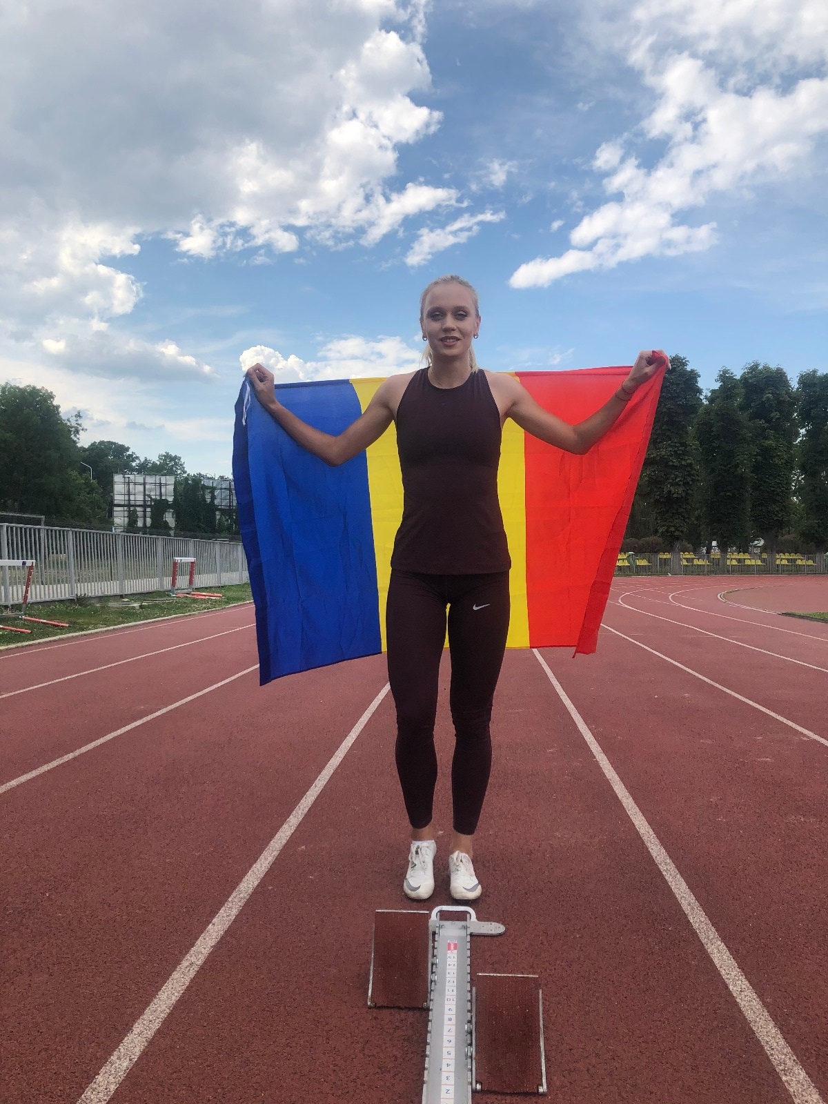Cea mai rapidă atletă a României e și cea mai sexy! Mariana Baboi ...
