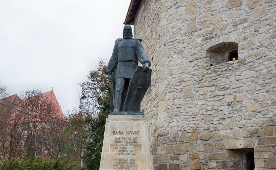 Boc vrea să șteargă de pe statuia lui Baba Novac un adevăr istoric, cu ...