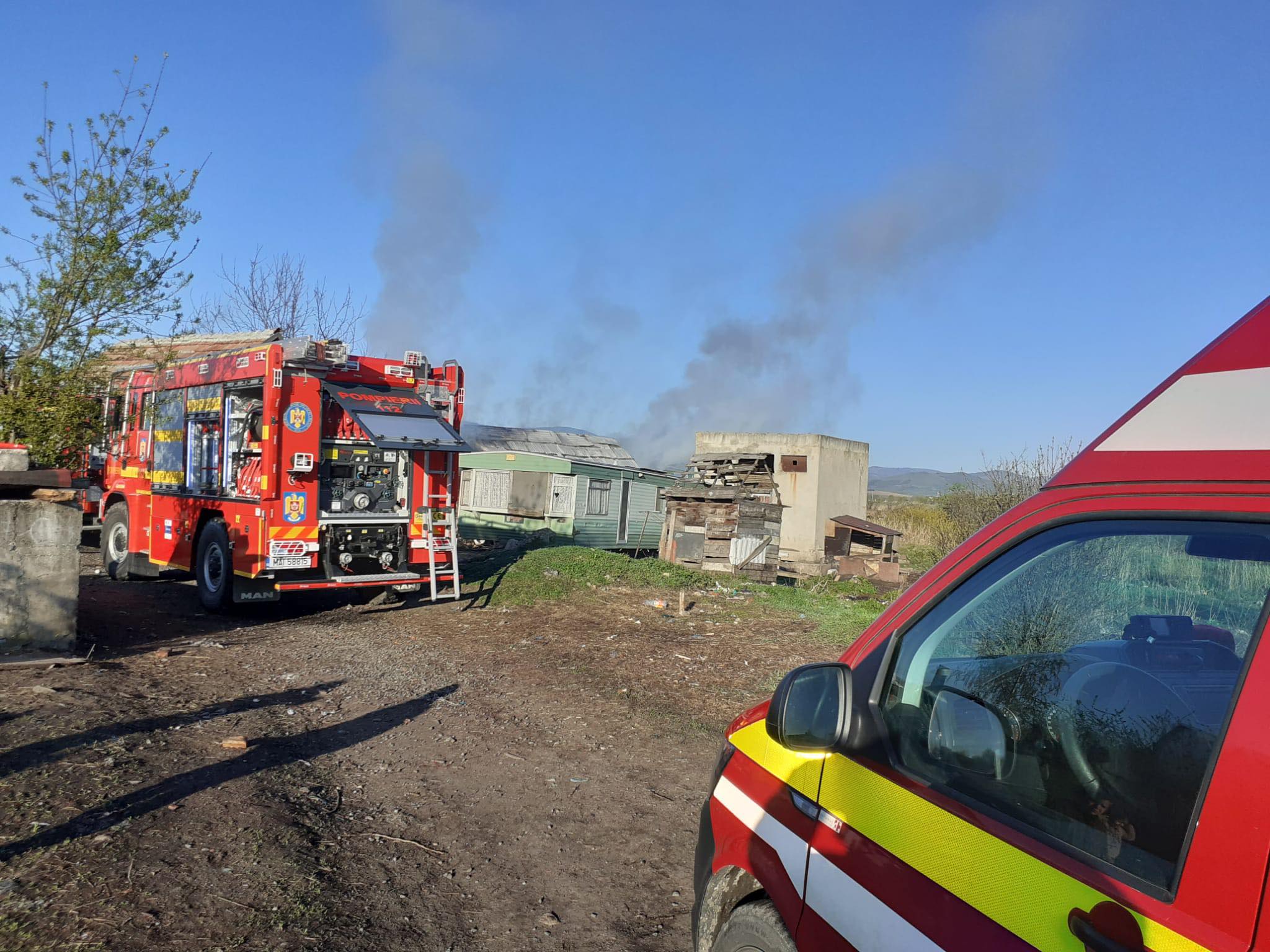 FOTO. Situație dramatică pentru o familie din Cluj. Au dat foc la casă ...