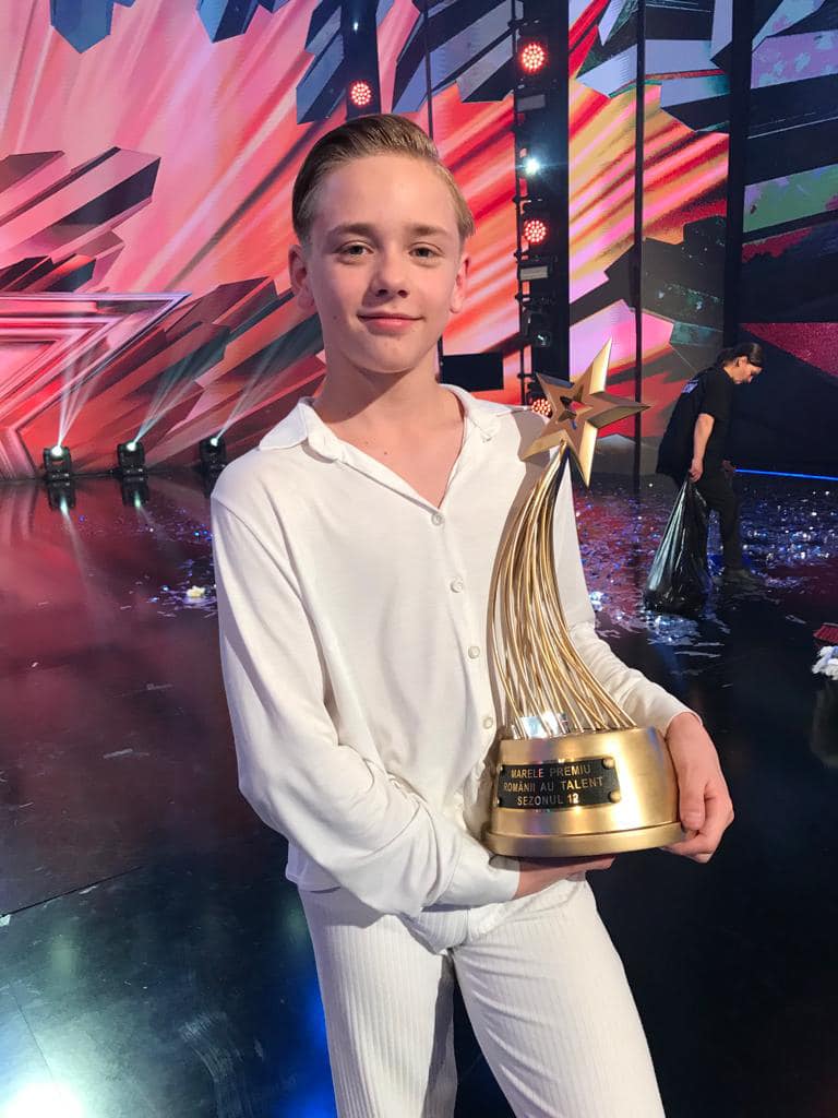Marele câștigător al emisiunii „Românii au talent” studiază la o școală ...