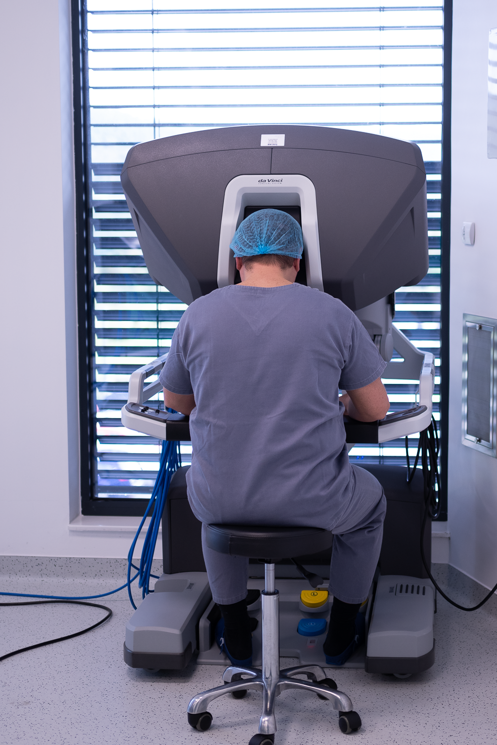 Robotul da Vinci, cel mai avansat robot chirurgical din lume a ajuns la ...
