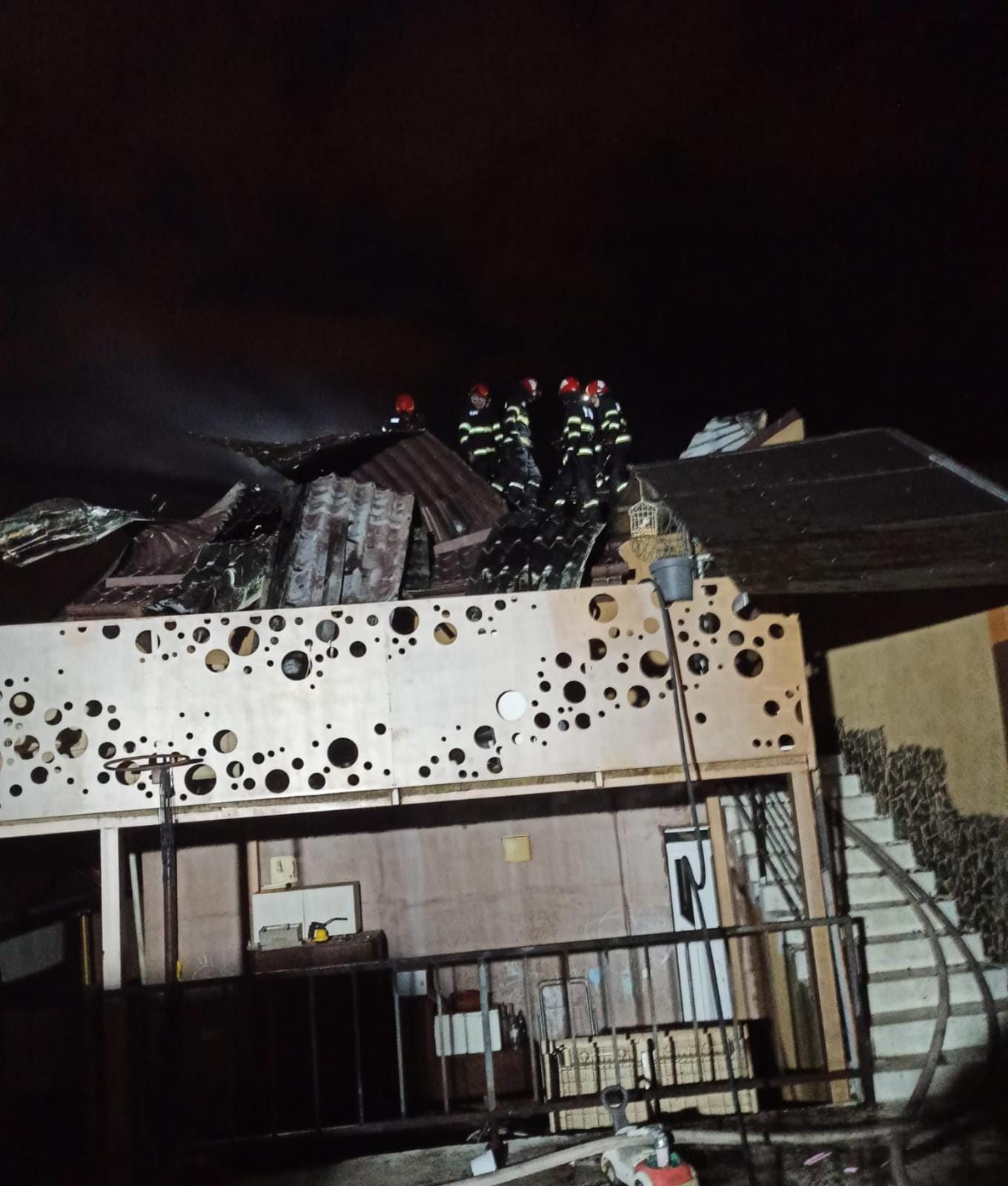 Incendiu la o casă din Dâmbul Rotund - FOTO - Ştiri de Cluj