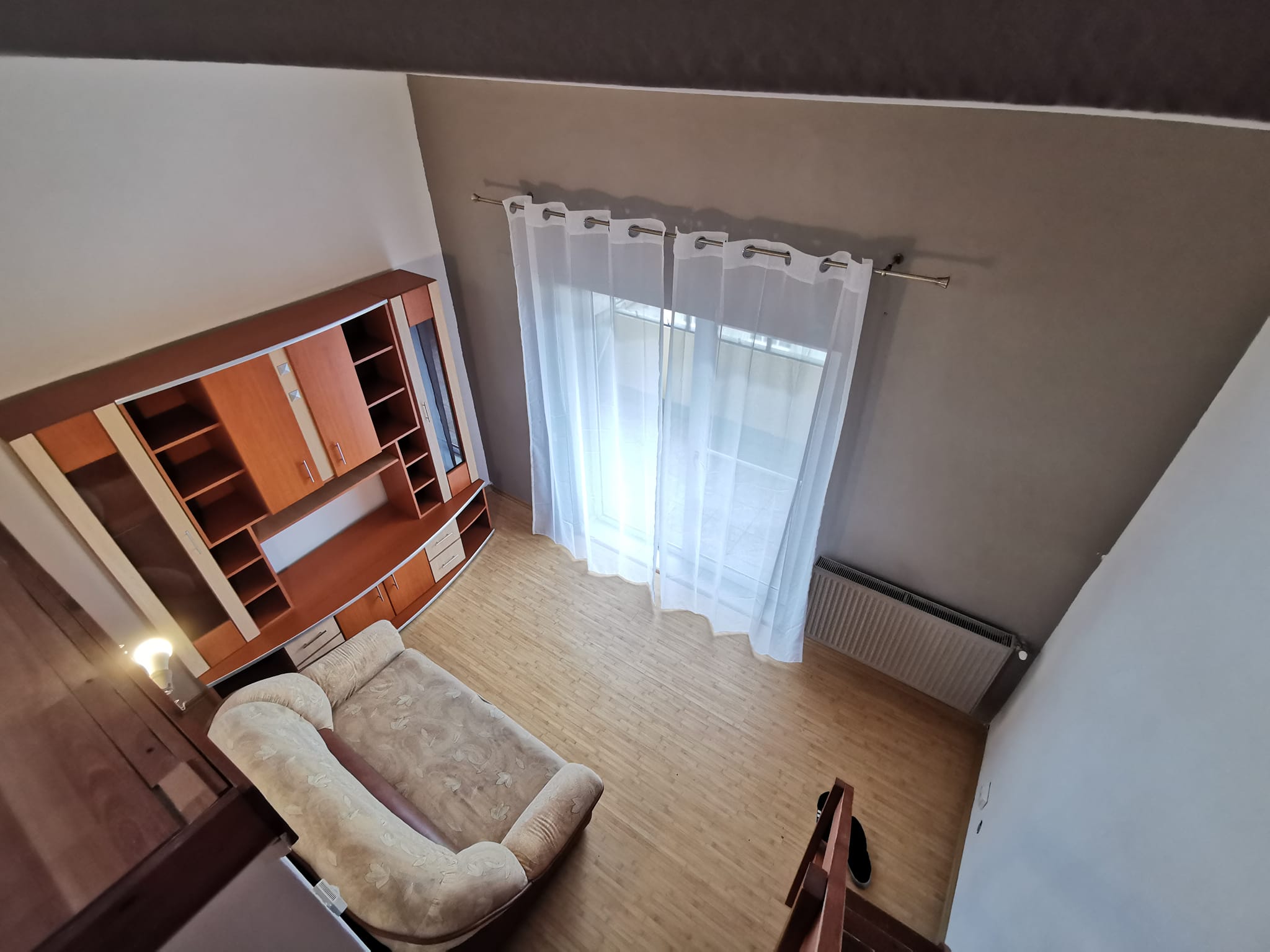 Chirie inedită la Cluj! Are un etaj în living și trebuie să ai grijă să nu dai cu capul - FOTO ...