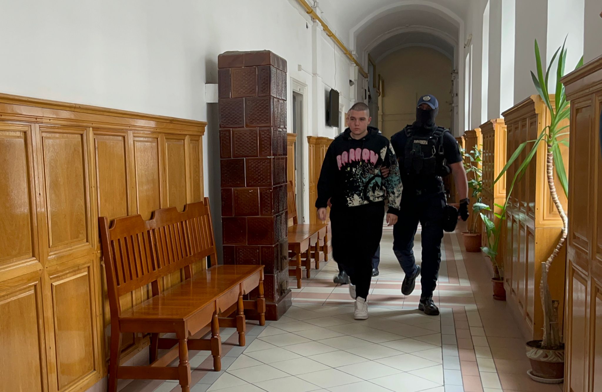 Vlad Obu și tovarășii lui interlopi, arestați la Cluj, au devenit ...