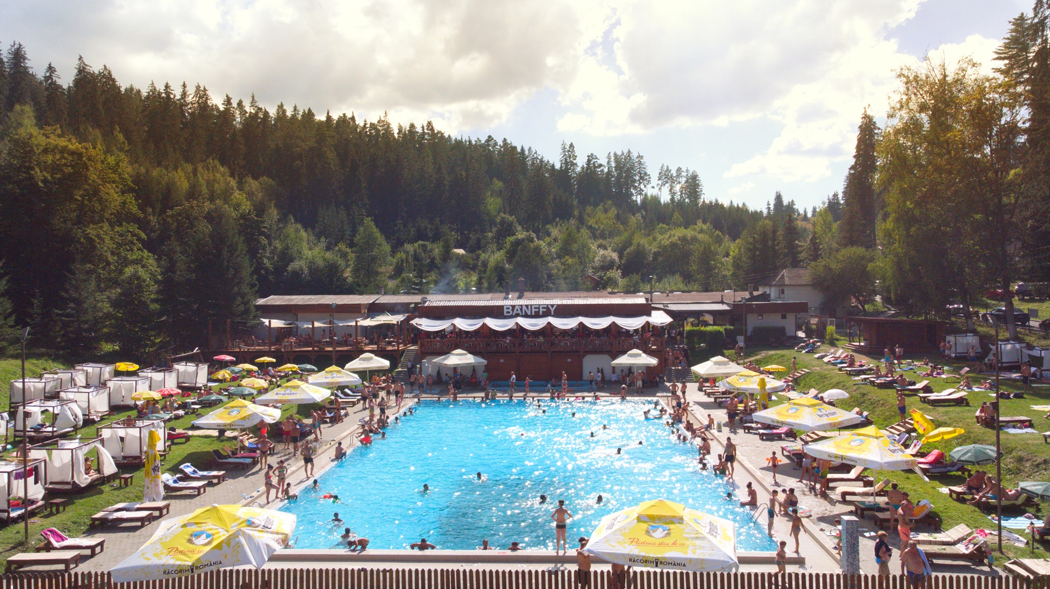 Uitați de litoralul scump! Locul din Ardeal unde te bălăcești cu 15 lei ...