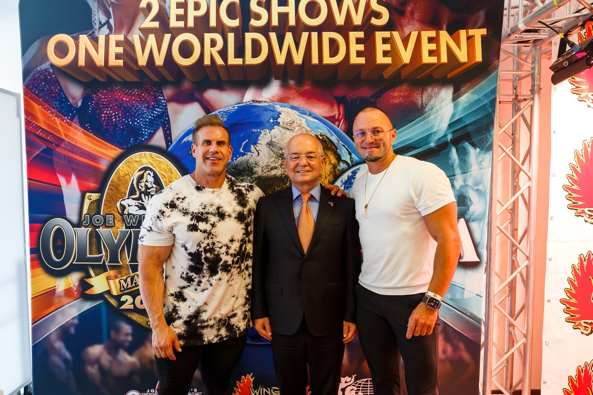 Emil Boc și-a încordat mușchii cu Jay Cutler, Mr. Olympia și vedetă ...