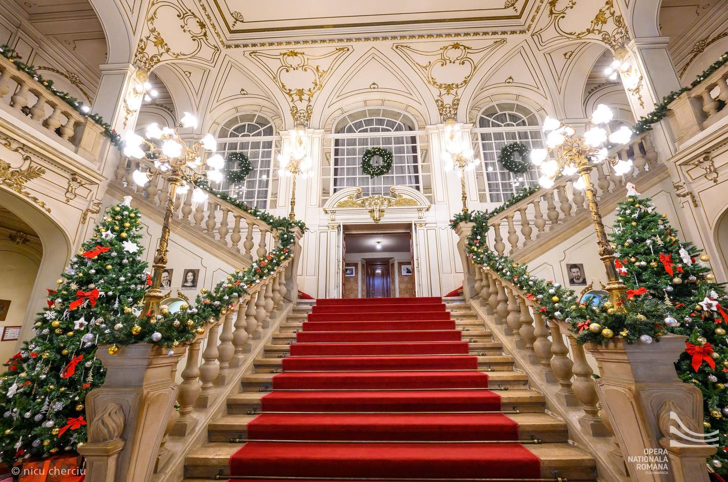 Opera din Cluj-Napoca s-a ”îmbrăcat” în hainele de Crăciun - FOTO ...