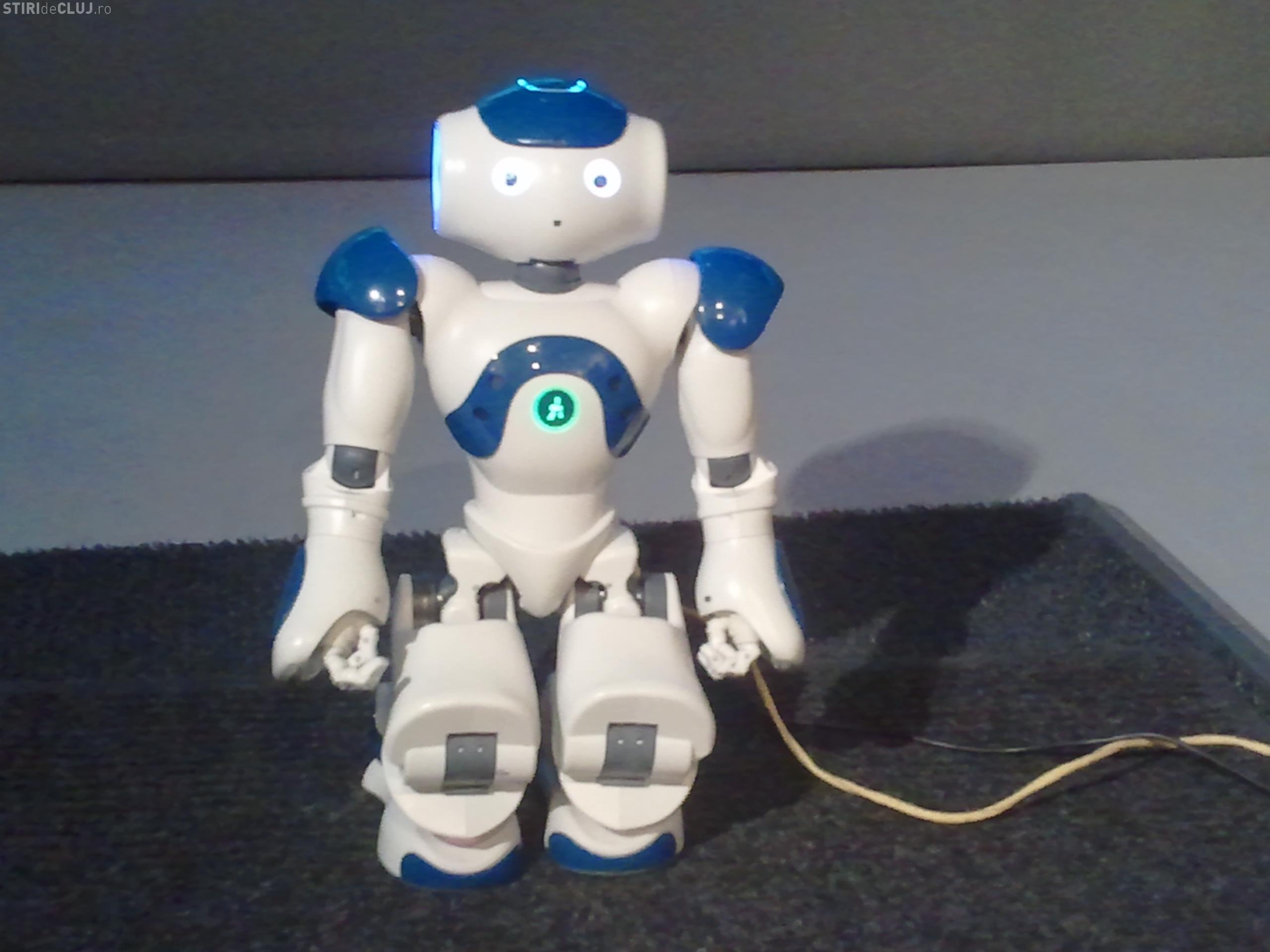 Robotul umanoid Nao va trata la Cluj opt copii cu autism VEZI FOTO ...
