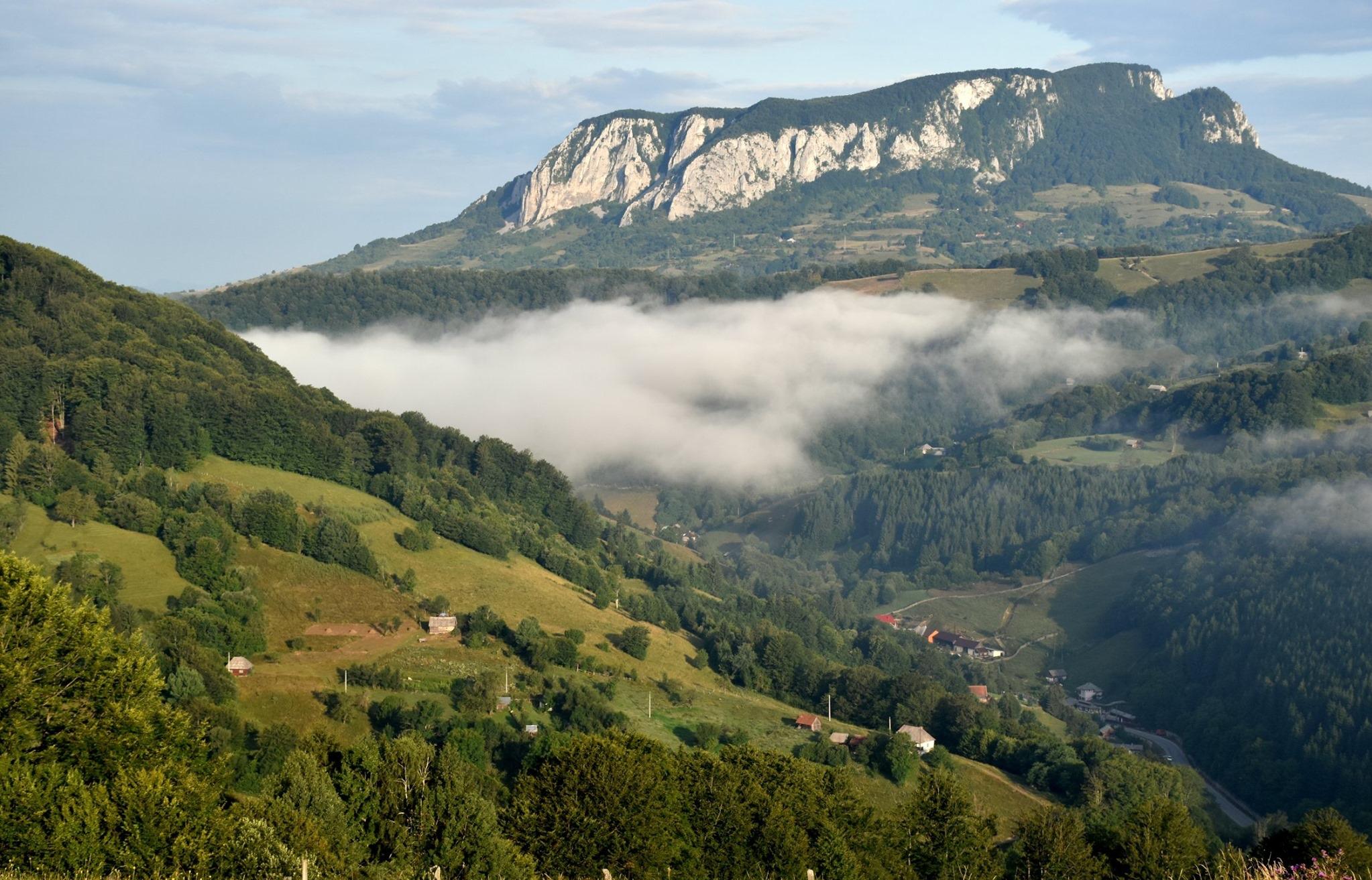 N-ai văzut ceva mai frumos! Aici este colțul de rai din Apuseni pe care moții l-au apărat încă ...
