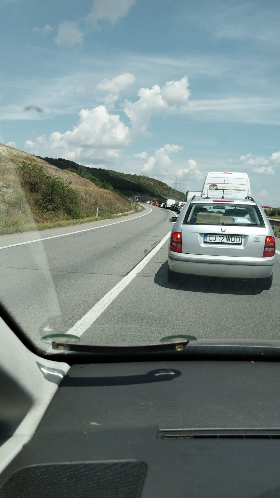 Cozi de kilometri între Cluj și Jucu. Indiferent că au mers pe centură ...