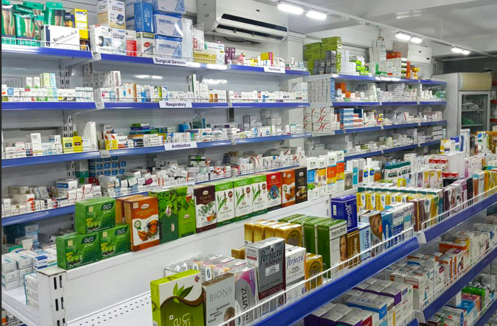 Cluj- Farmacii vecine vând același medicament banal cu o diferență ...