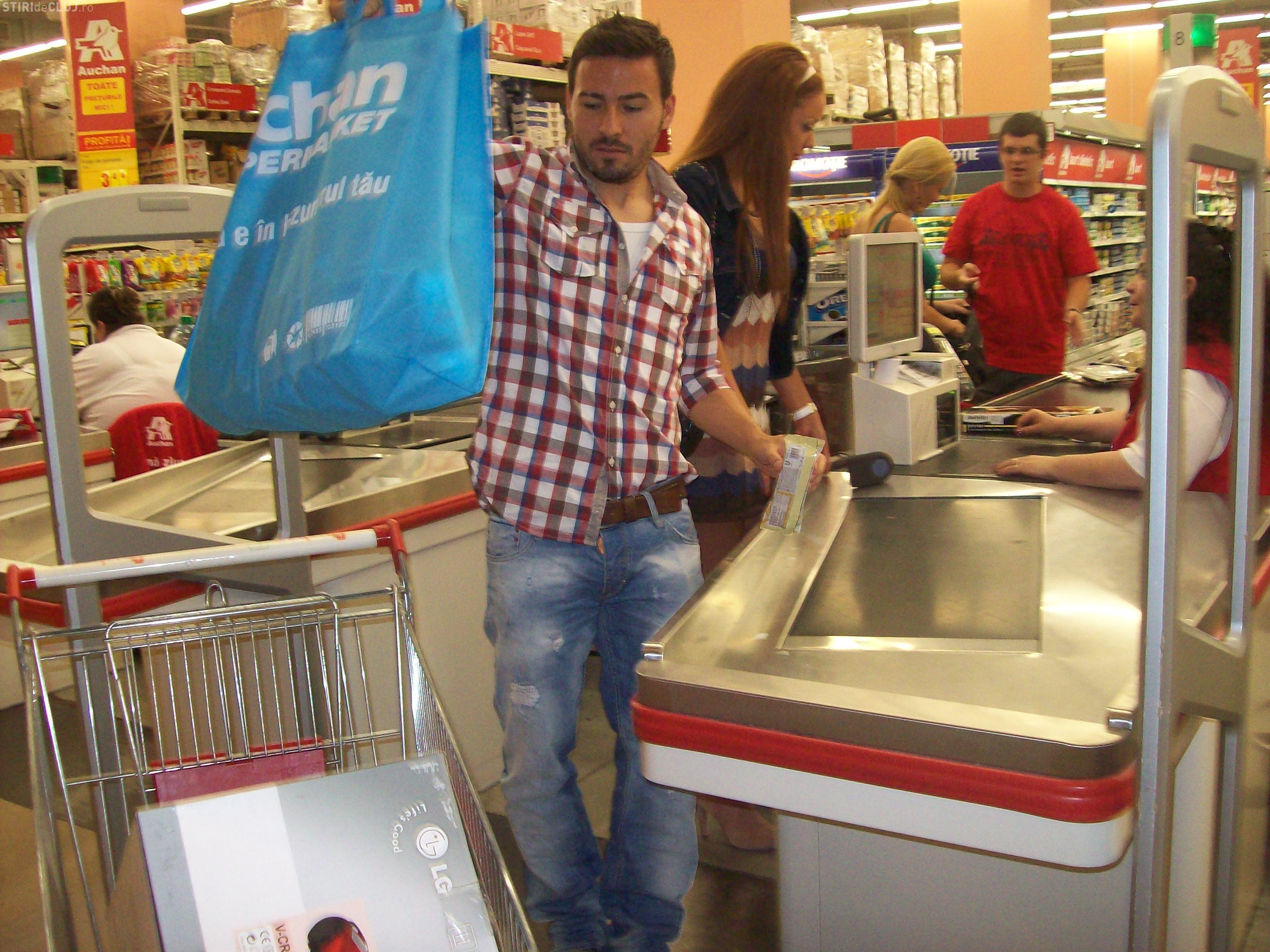 "Printul" Cristea si Bianca Dragusanu, la cumparaturi intr-un ...