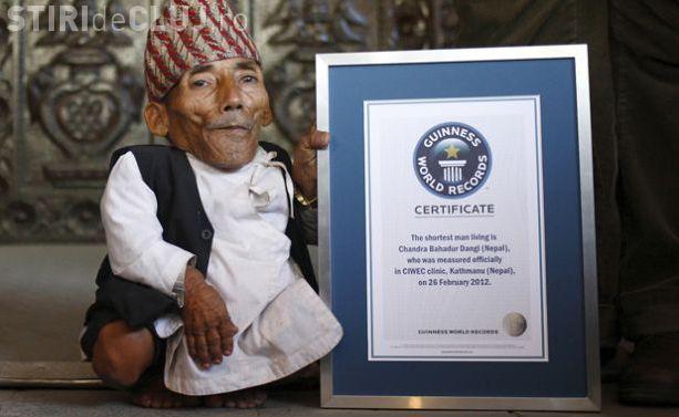 Cel mai mic om din lume e din Nepal FOTO - Ştiri de Cluj
