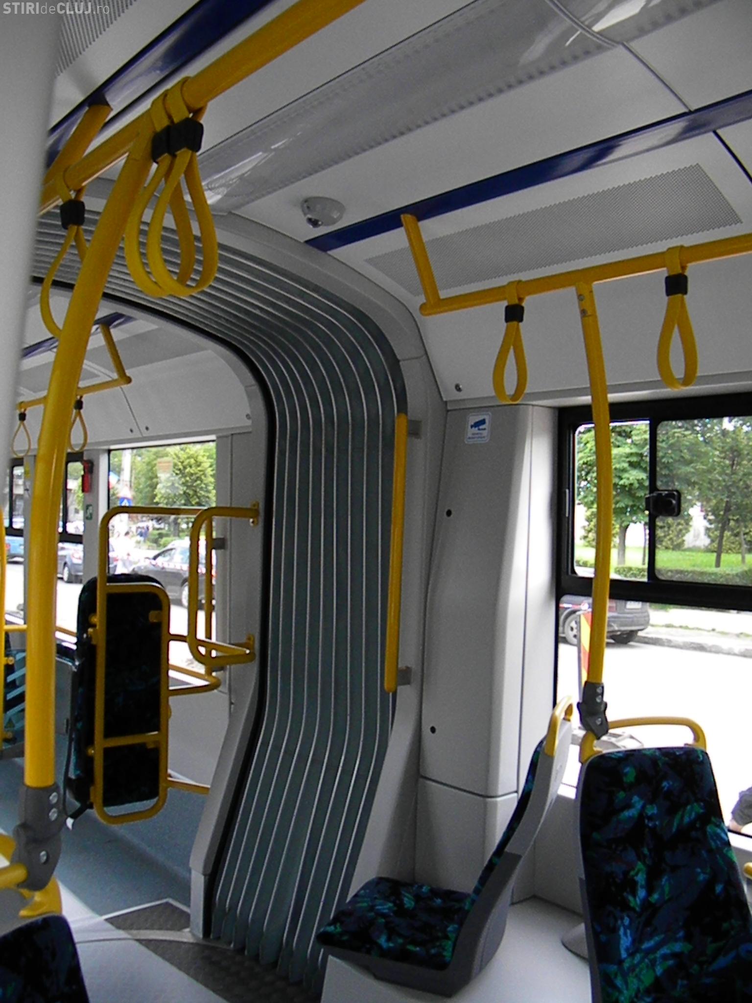 Primul tramvai modern a ajuns la Cluj! VEZI fotografii realizate pe ...