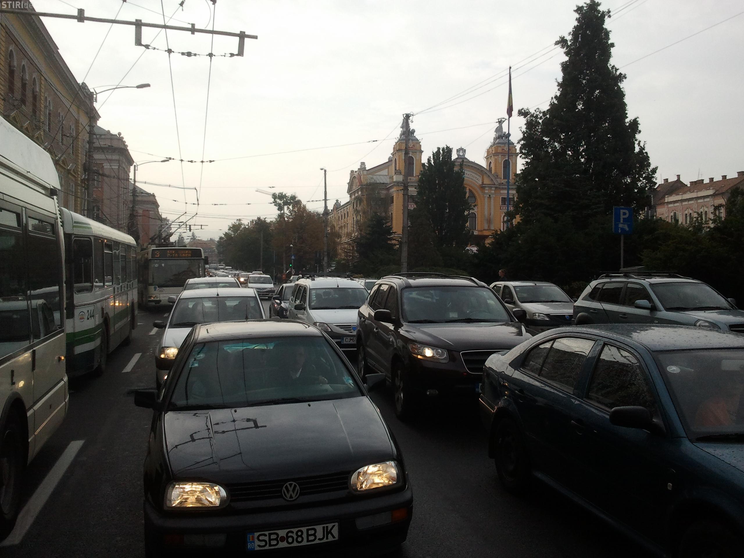 Traficul în centrul Clujului, blocat de începerea anului școlar FOTO ...