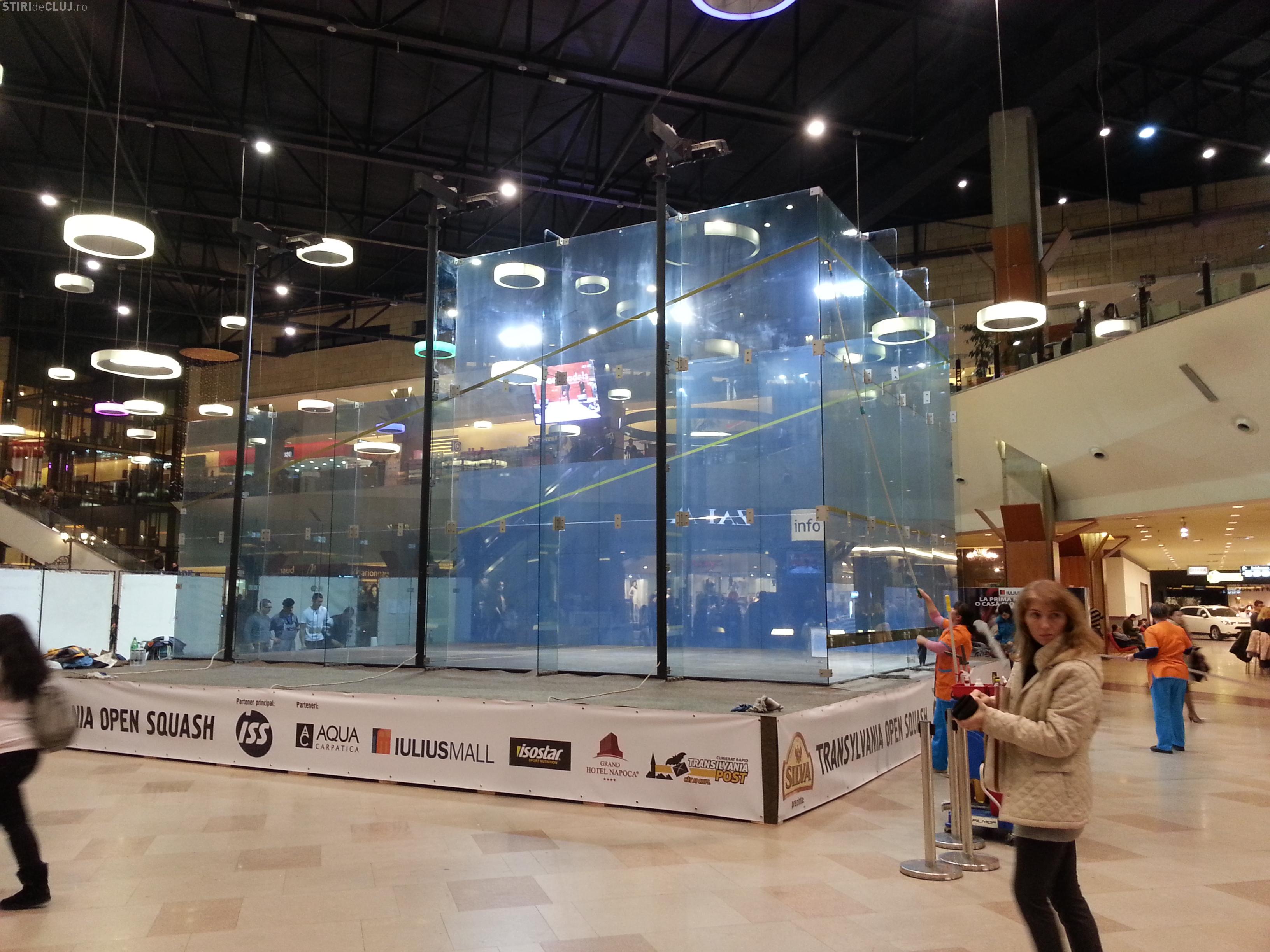 Teren de sport din sticlă, în premieră națională, la Iulius Mall Cluj ...