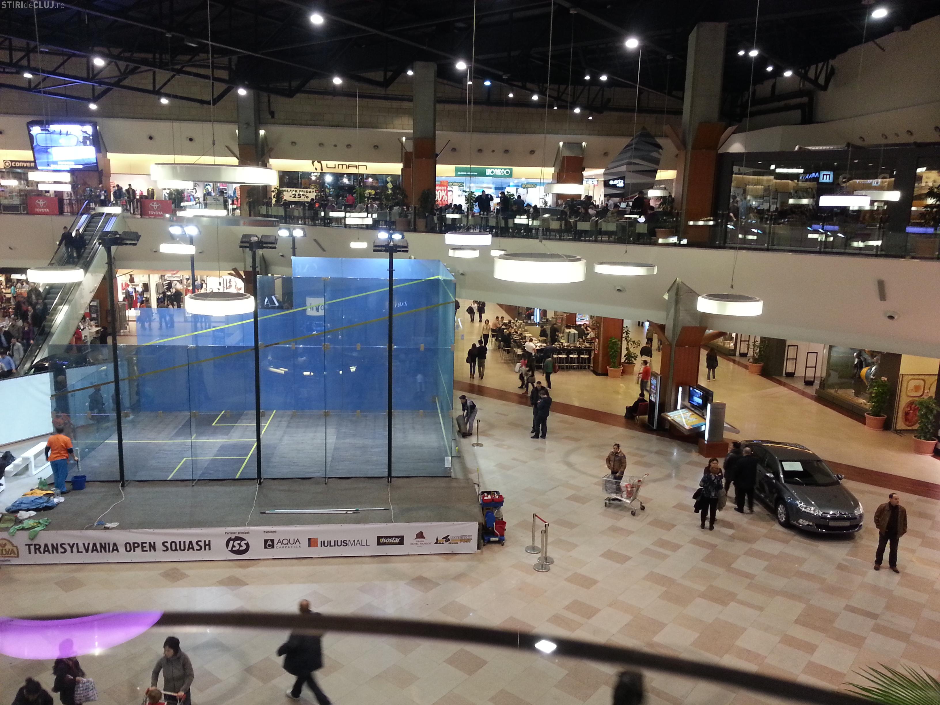 Teren de sport din sticlă, în premieră națională, la Iulius Mall Cluj ...