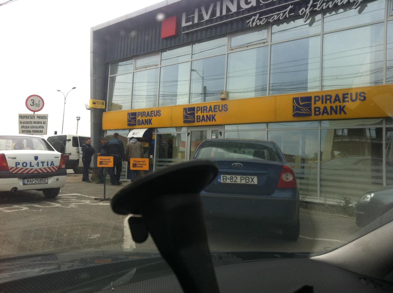 Bancomatul Piraeus Bank de la Ambient, SPART de hoți - FOTO EXCLUSIV ...