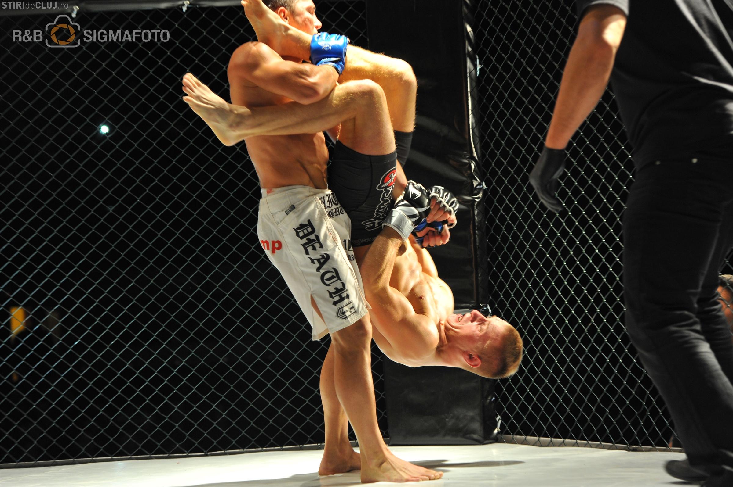 Clujeanul Ciprian Mariș, de la Clubul Sportiv MMA Transilvania, luptă ...