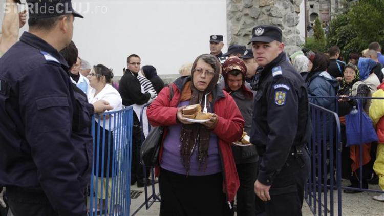 De Sfânta Maria, la Nicula au fost pregătite 20.000 de sarmale pentru ...