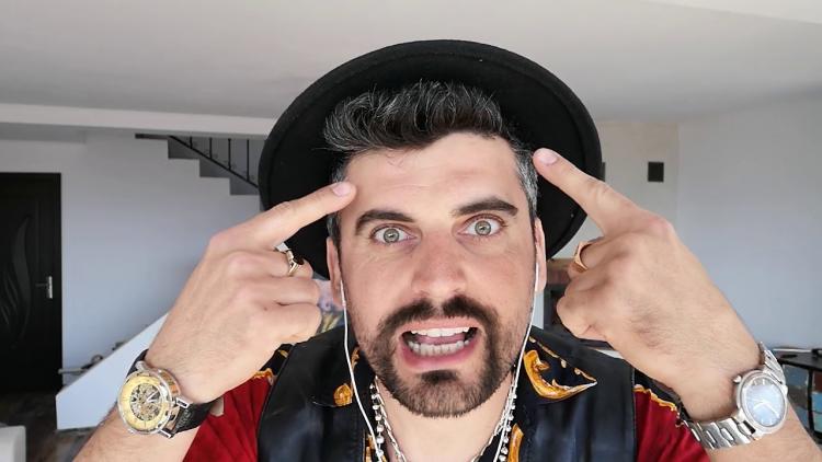 Comediantul Bob Radulescu explica de "dusul in doi", recomandat pentru ...