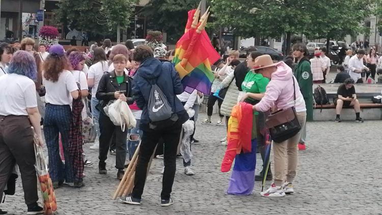 Clujul celebrează diversitatea. Marșul comunității LGBTQ+ are loc în ...
