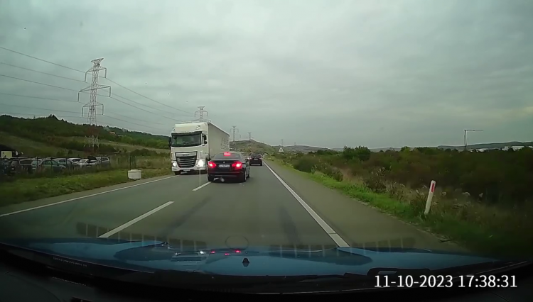 ”Zmeu...cu bemveu” pe un drum din Cluj - VIDEO - Ştiri de Cluj