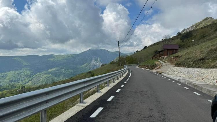 S-a deschis cel mai spectaculos drum din Munții Apuseni. Priveliștea de ...