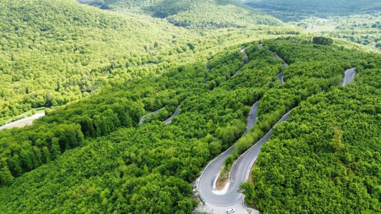 Transapuseana, șoseaua spectaculoasă din sudul Munților Apuseni ...