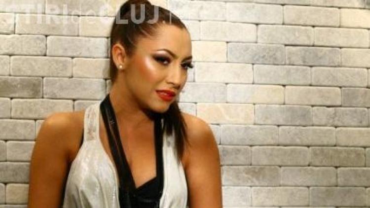 Andra canta imnul national la meciul Bute - Mendy - Ştiri de Cluj