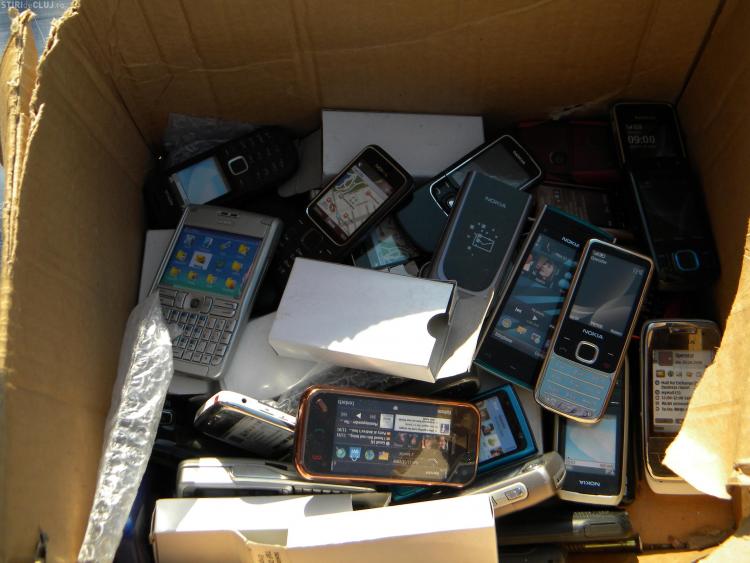 Telefoane contrafacute din China, cautate de politisti in 9 magazine ...