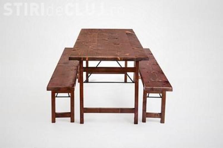 Muncitorii de la fabrica de scaune din Bucea acuză patronul că nu vrea ...